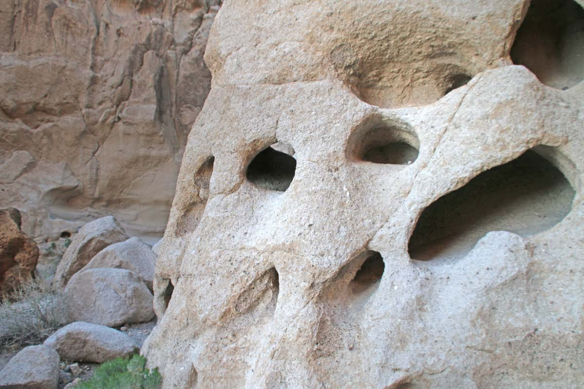 Hole-in-the-Wall Ring Trail - Hidden California