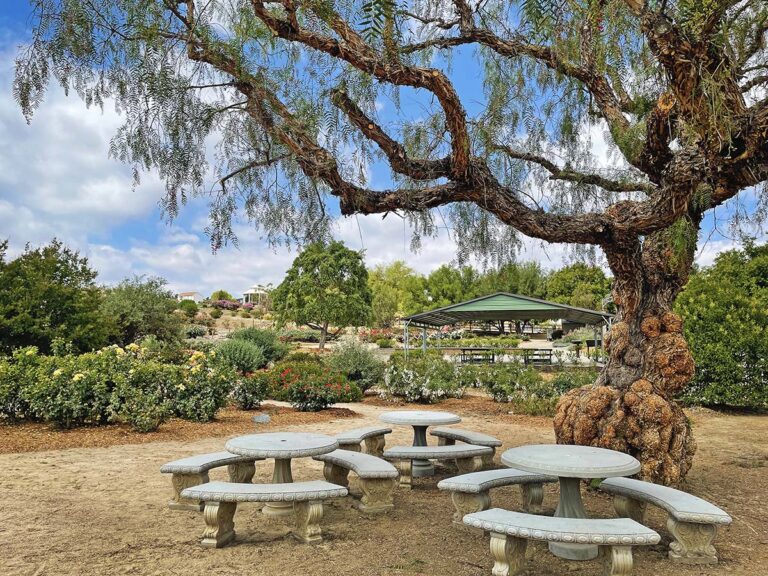 Rose Haven Heritage Garden - Hidden California