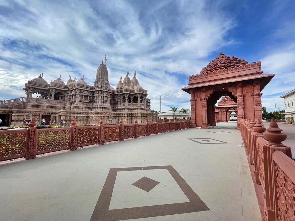 BAPS Shri Swaminarayan Mandir - Hidden California
