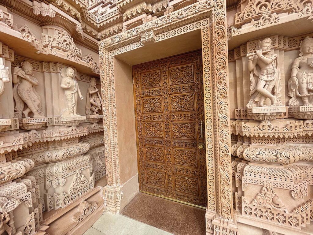 BAPS Shri Swaminarayan Mandir - Hidden California