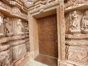 BAPS Shri Swaminarayan Mandir - Hidden California