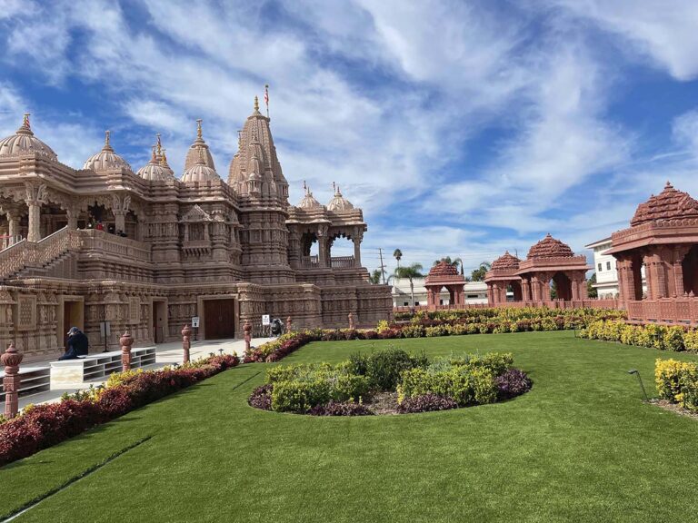 BAPS Shri Swaminarayan Mandir - Hidden California
